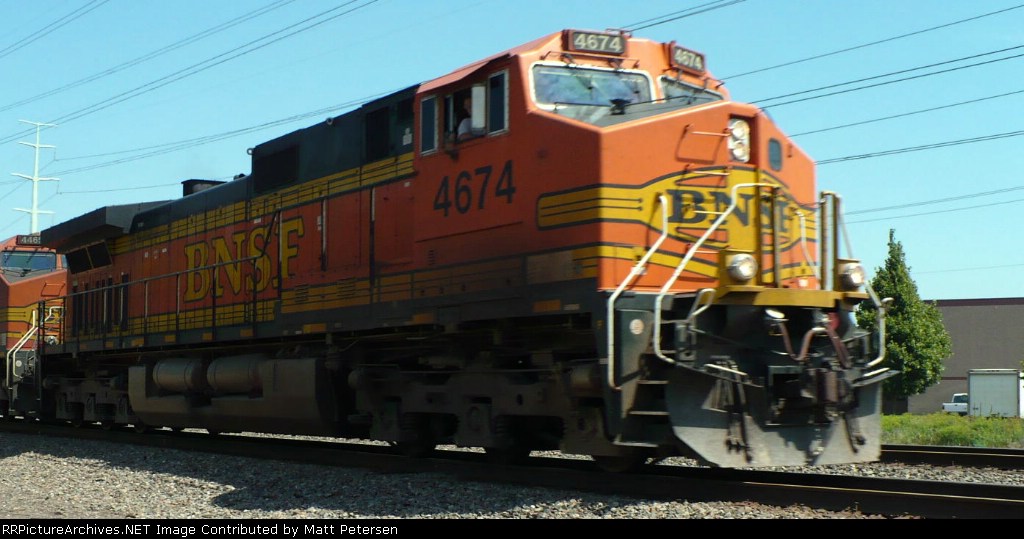 BNSF 4674